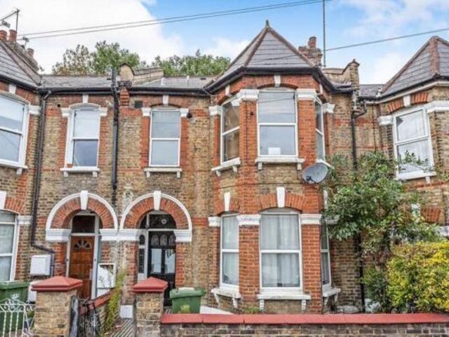 4 Bedroom Semi detached House For Rent In London