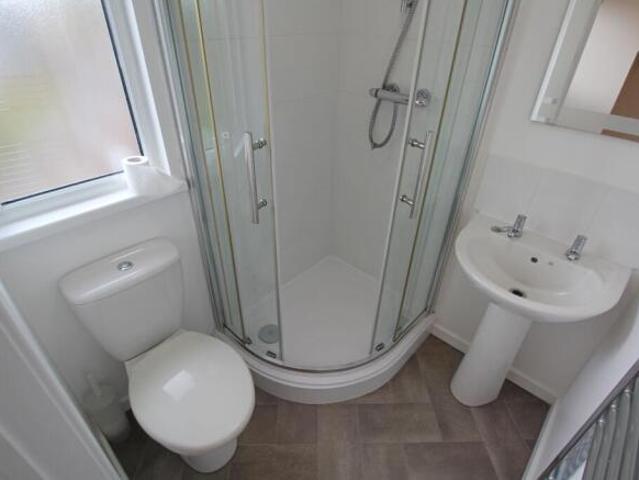 4 bedroom semi detached house for rent in Lodge Close, Penn Hill, Poole, BH14