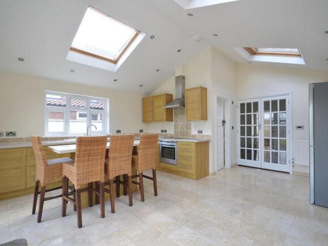 4 bedroom semi detached house for rent in Lovell Road, Cambridge, CB4