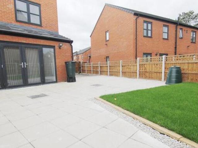 4 Bedroom Semi detached House For Rent In Manchester