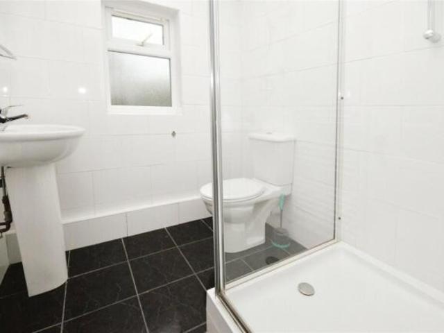 4 bedroom semi detached house for rent in Mandeville Road, Isleworth, TW7
