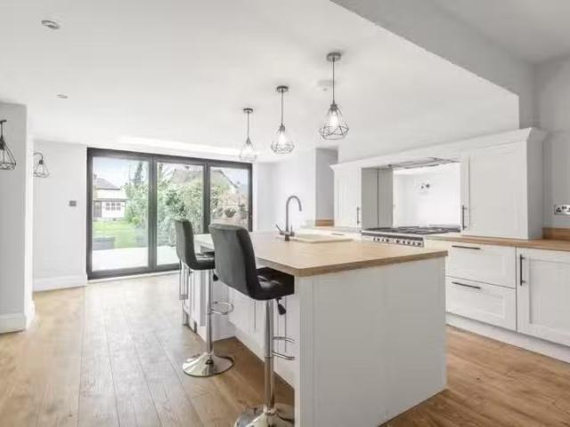 4 bedroom semi detached house for rent in Maidenhead, Berkshir.