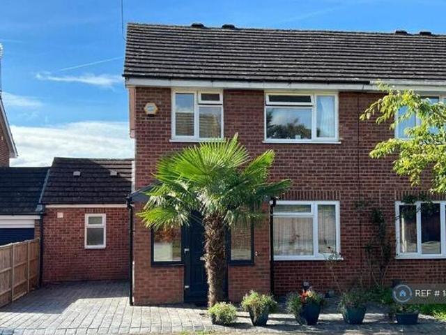 4 Bedroom Semi detached House For Rent In Maidenhead