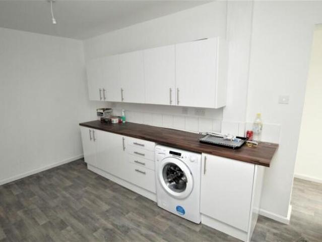 4 bedroom semi detached house for rent in Malletts Road, Cambridge, CB1