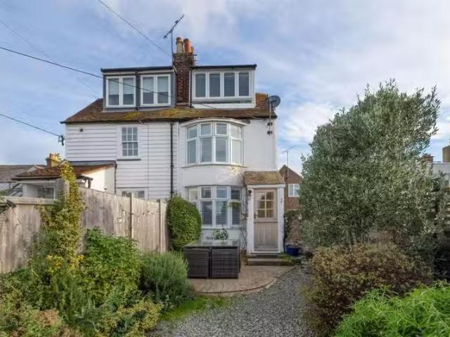 4 bedroom semi detached house for rent in Marine Gap, Whitstab.