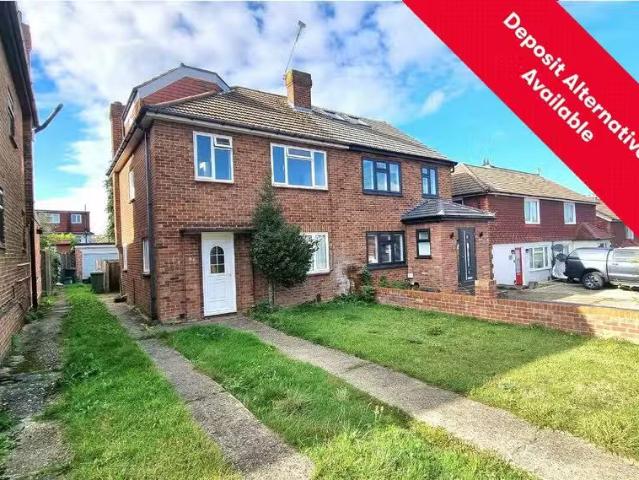 4 bedroom semi detached house for rent in Maxwell Gardens, Orp.