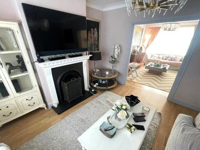 4 Bedroom Semi detached House For Rent In Mill Hill
