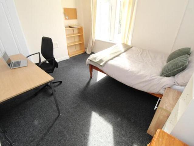 4 bedroom semi detached house for rent in Montpelier Road 4 Bed, Dunkirk, Nottingham, NG7