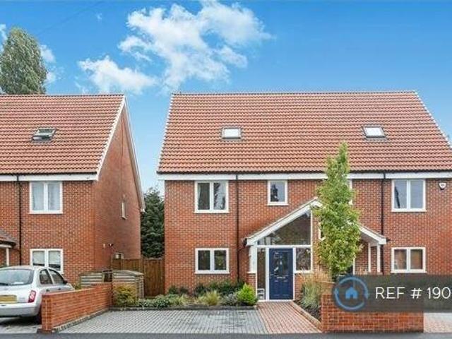 4 Bedroom Semi detached House For Rent In Morden