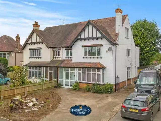 4 bedroom semi detached house for rent in Morningside, Earlsdo.
