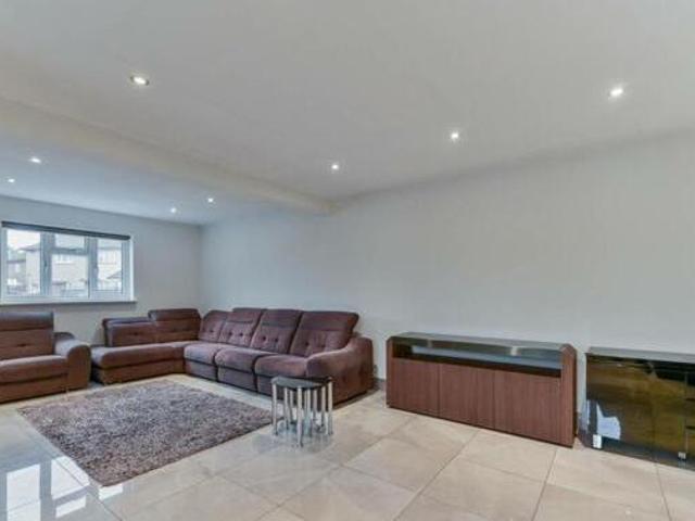 4 Bedroom Semi detached House For Rent In New Malden