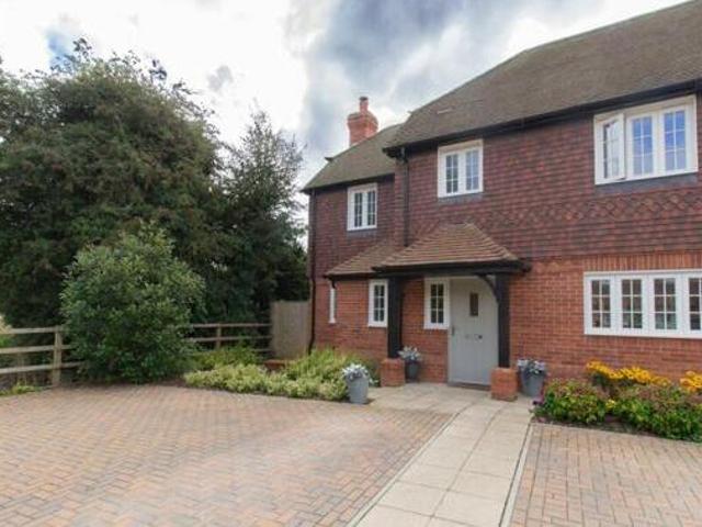 4 Bedroom Semi detached House For Rent In North Warnborough, Hook