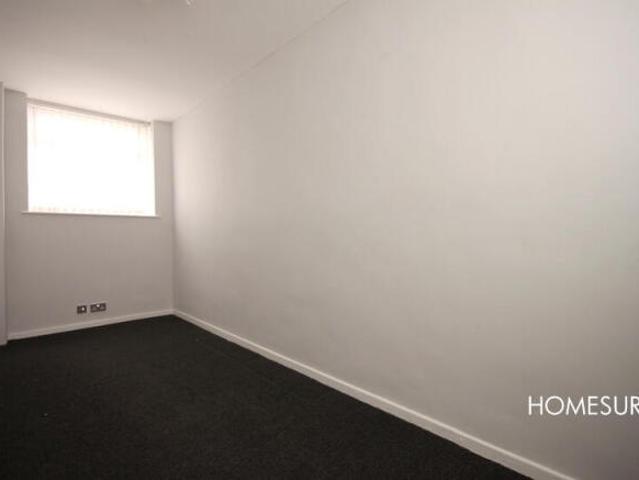 4 bedroom semi detached house for rent in North Linkside Road, Liverpool, L25