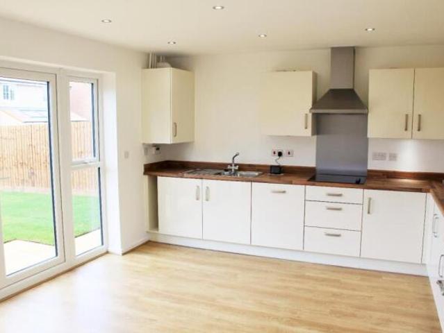 4 bedroom semi detached house for rent in Norris Green, Liverpool, L11