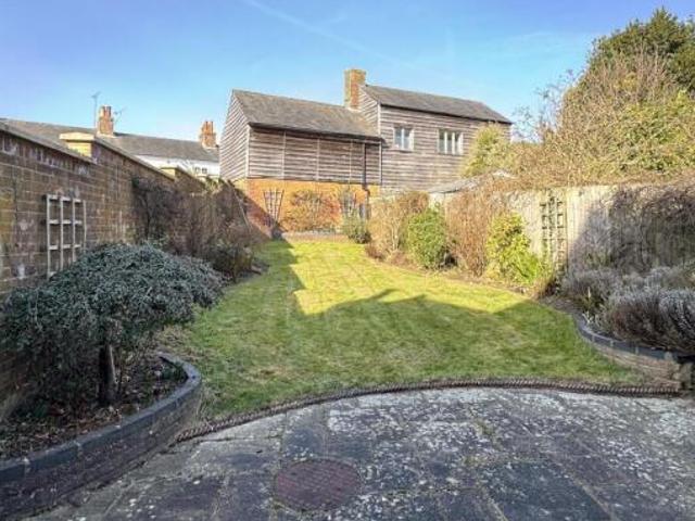 4 bedroom semi detached house for rent in Oaks Road, Tenterden, Kent, TN30