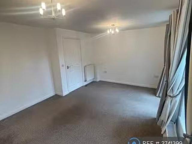 4 bedroom semi detached house for rent in Parkside, Tamworth.