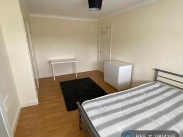 4 bedroom semi detached house for rent in Pennard Place, Cardiff, CF14