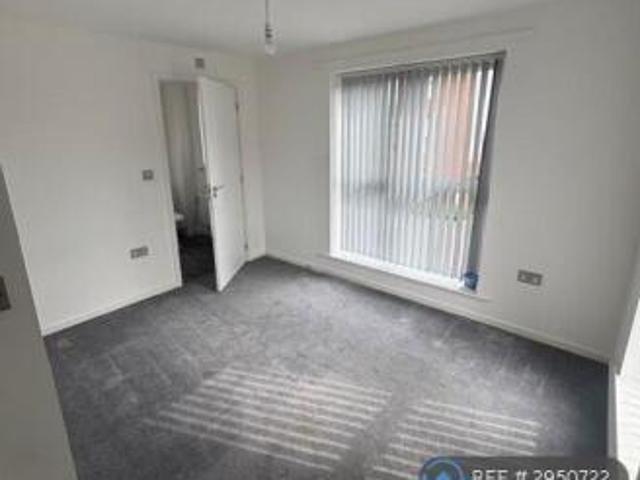 4 bedroom semi detached house for rent in Pescall Boulevard, Leicester, LE4