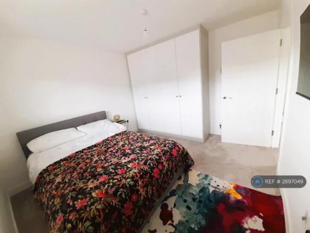 4 bedroom semi detached house for rent in Providence Avenue, Rochester, ME1