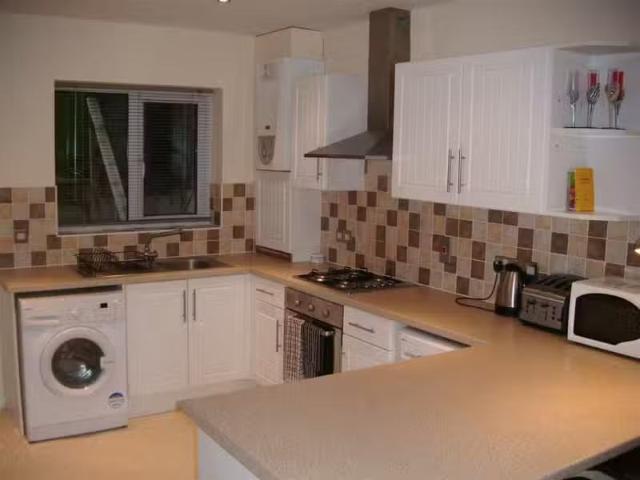 4 bedroom semi detached house for rent in Pretoria Road, Cante.