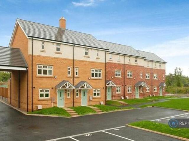 4 Bedroom Semi detached House For Rent In Preston
