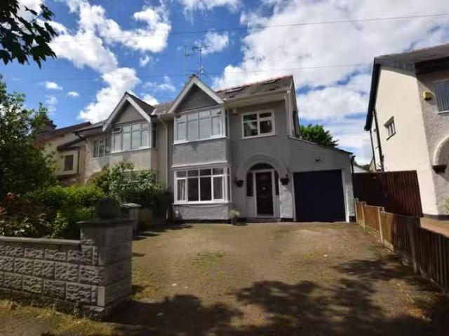 4 bedroom semi detached house for rent in Princes Avenue, Brom.
