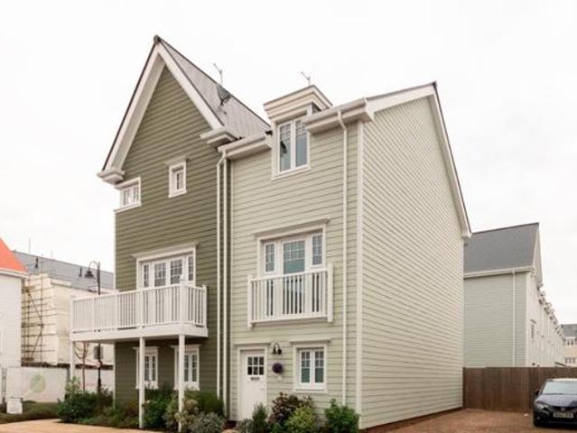 4 Bedroom Semi detached House For Rent In Reading