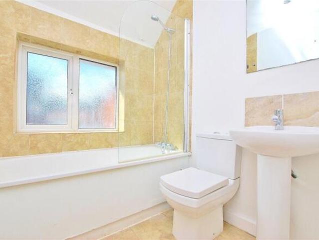 4 bedroom semi detached house for rent in Recreation Road, Guildford, Surrey, GU1