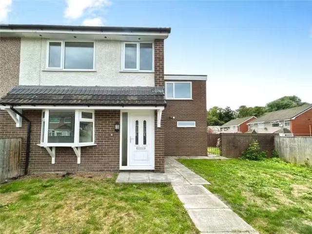 4 bedroom semi detached house for rent in Redwood Road, Liverp.
