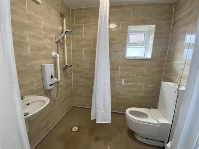 4 bedroom semi detached house for rent in Redcar Road, Bradford, BD10