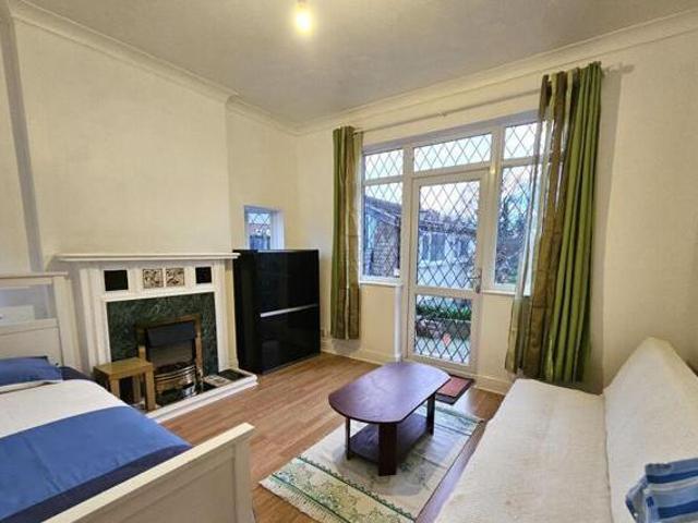 4 Bedroom Semi detached House For Rent In Romford