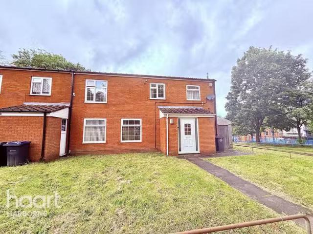 4 bedroom semi detached house for rent in Ruston Street, Birmi.