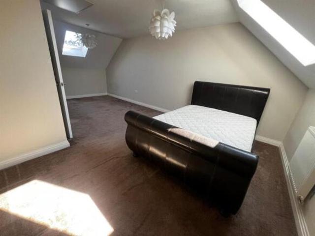 4 bedroom semi detached house for rent in Sackville Road, Luton LU1 5FQ, LU1