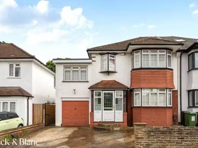 4 bedroom semi detached house for rent in Sherwood Way, West W.