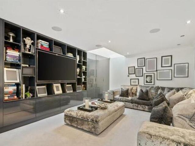 4 Bedroom Semi detached House For Rent In South Kensington, London