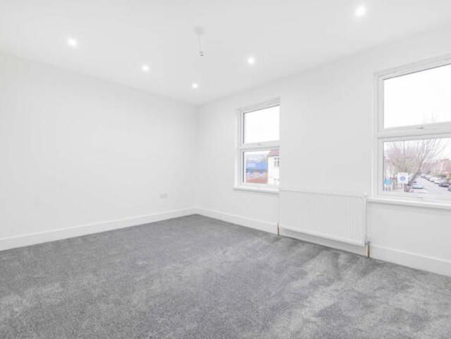 4 bedroom semi detached house for rent in Southlands Road, Bromley, BR2 9QY, BR2
