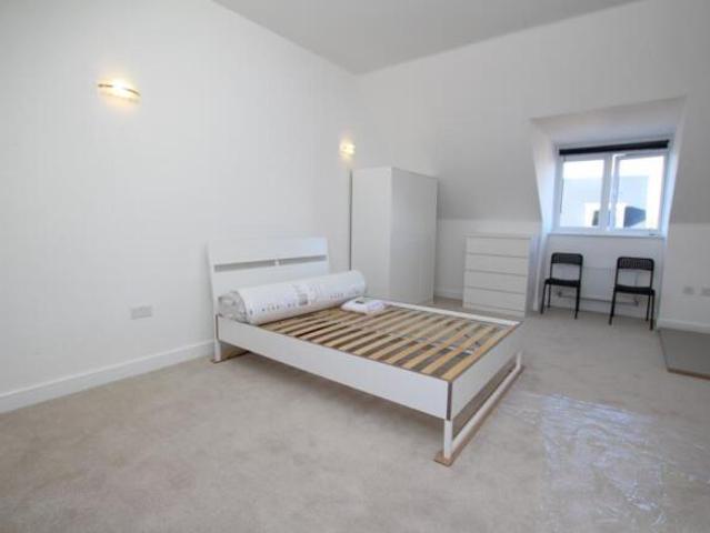 4 bedroom semi detached house for rent in Slade Baker Way Scholar's Chase, BS16