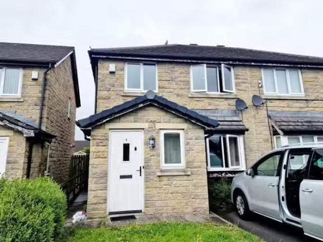 4 bedroom semi detached house for rent in St. Georges Square.