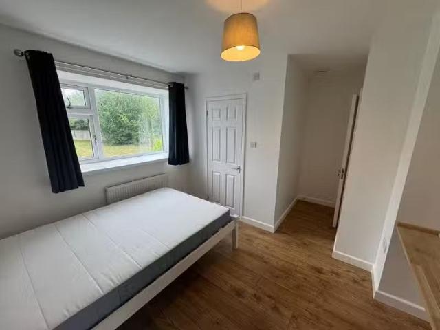 4 bedroom semi detached house for rent in St. Margarets Road.