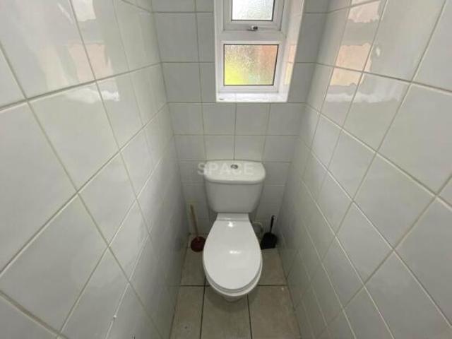 4 bedroom semi detached house for rent in St Peters Road, Reading, RG6