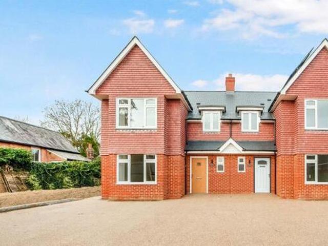 4 Bedroom Semi detached House For Rent In Station Road