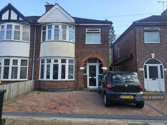 4 bedroom semi detached house for rent in Stanfell Road, Leicester, LE2