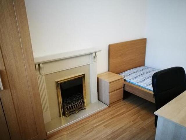 4 Bedroom Semi detached House For Rent In Stapleton, Bristol