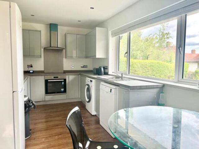 4 bedroom semi detached house for rent in Sutton Passeys Crescent, Wollaton, NG8