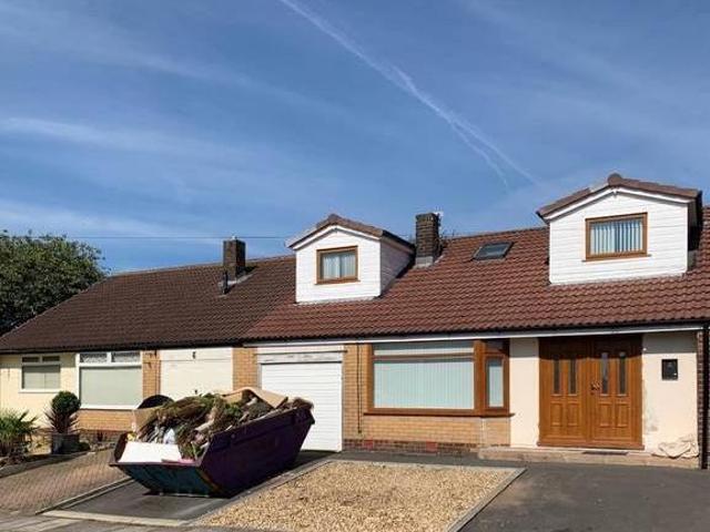 4 bedroom semidetached bungalow for rent in 38 Naunton Road Alkrington M24 1EY M24