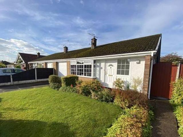 4 bedroom semidetached bungalow for sale in Barnfield Much Hoole PR4