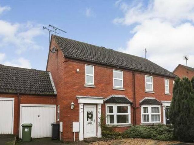 4 bedroom semidetached house for rent in Mulberry Close Leamington Spa CV32