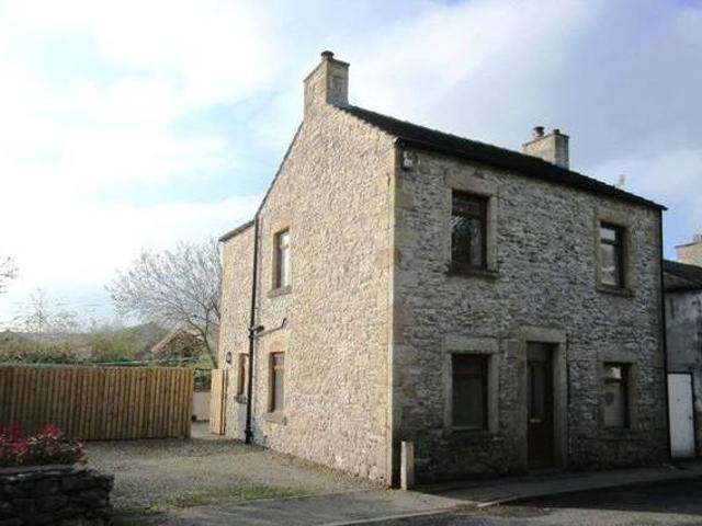 4 bedroom semidetached house for rent in Main Street Warton LA5