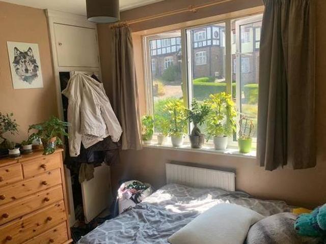 4 bedroom semidetached house for rent in Nyetimber Hill Brighton BN2
