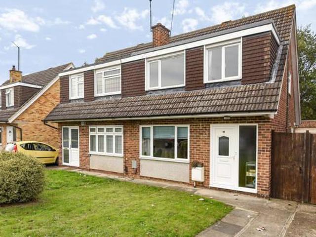 4 bedroom semidetached house for rent in Nobles Way Egham TW20